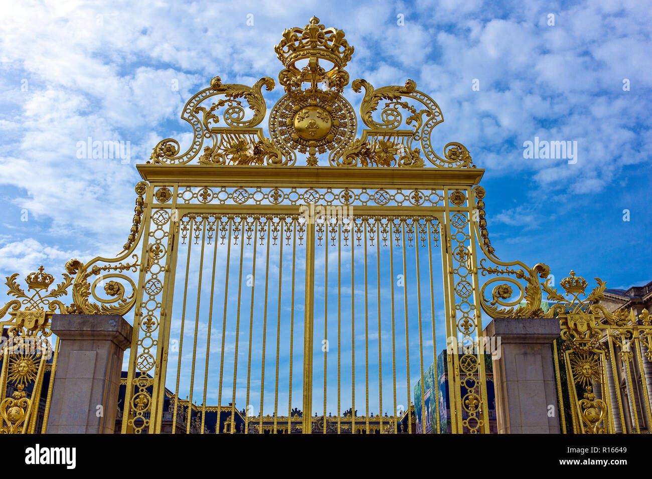 Paris, the gate of the Royal Palace of Versailles Stock Photo - Alamy