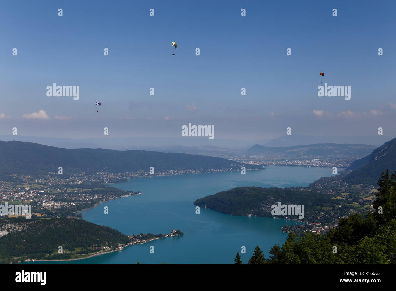 Flying over france hi-res stock photography and images - Alamy