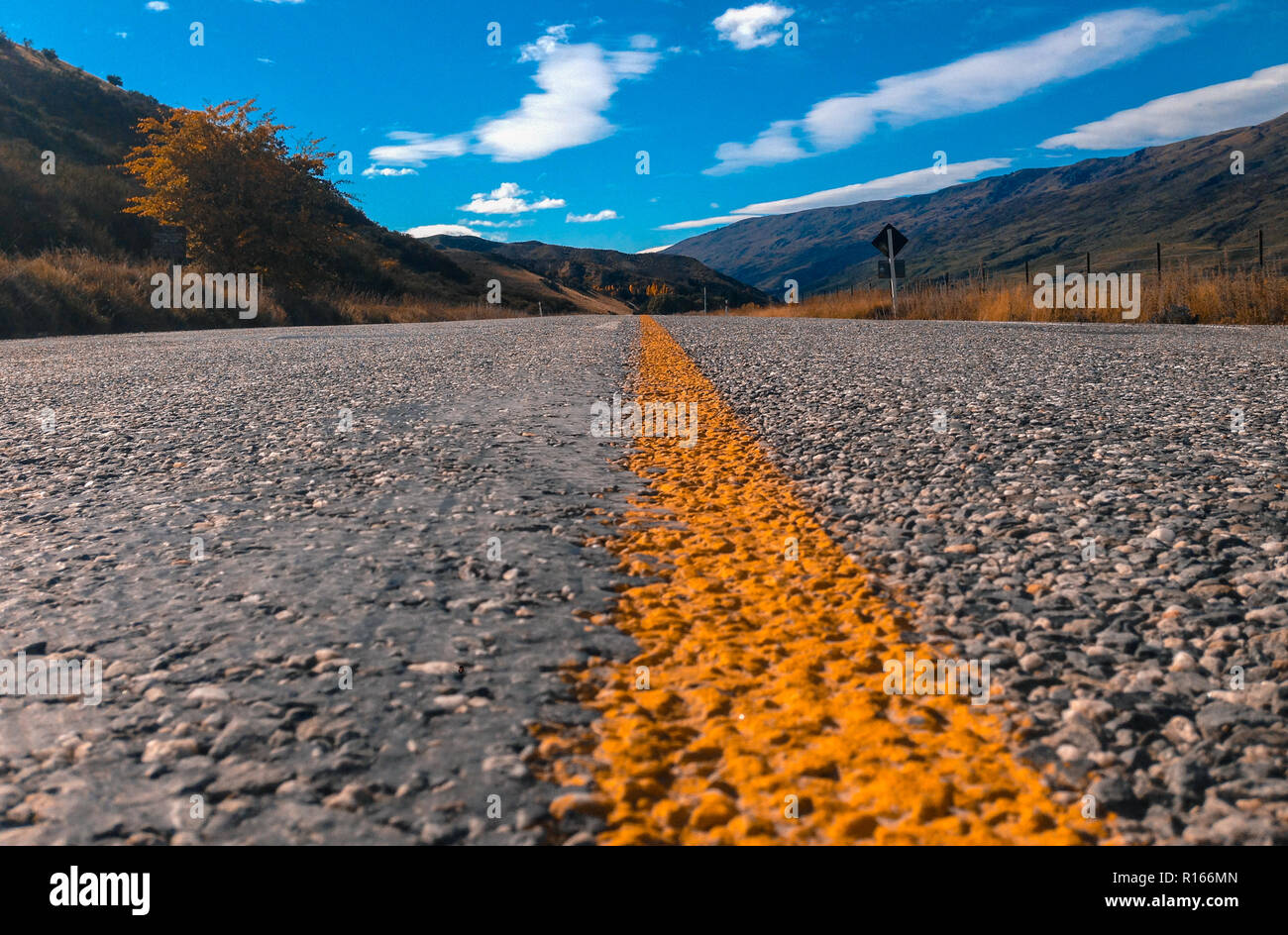 Road empty low angle sun hi-res stock photography and images - Alamy