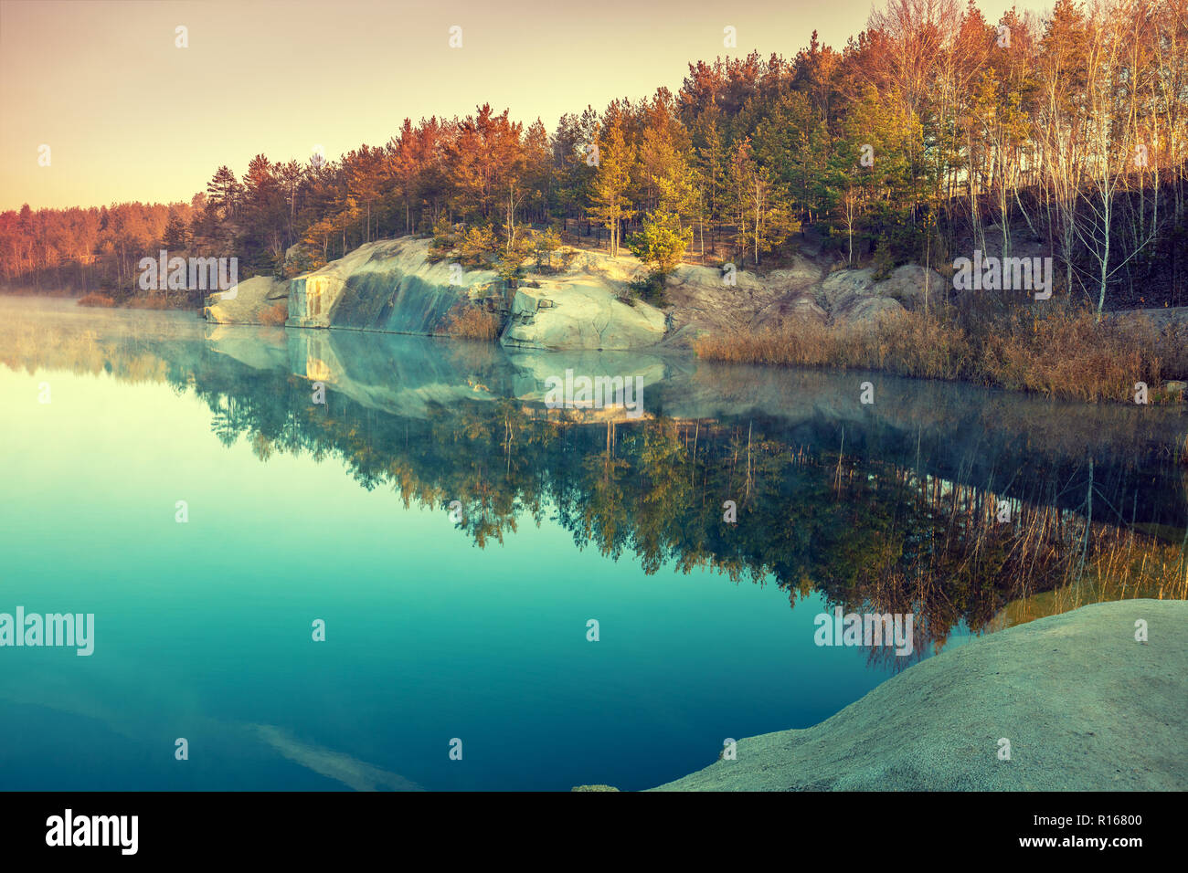 Steep lake bank hi-res stock photography and images - Alamy