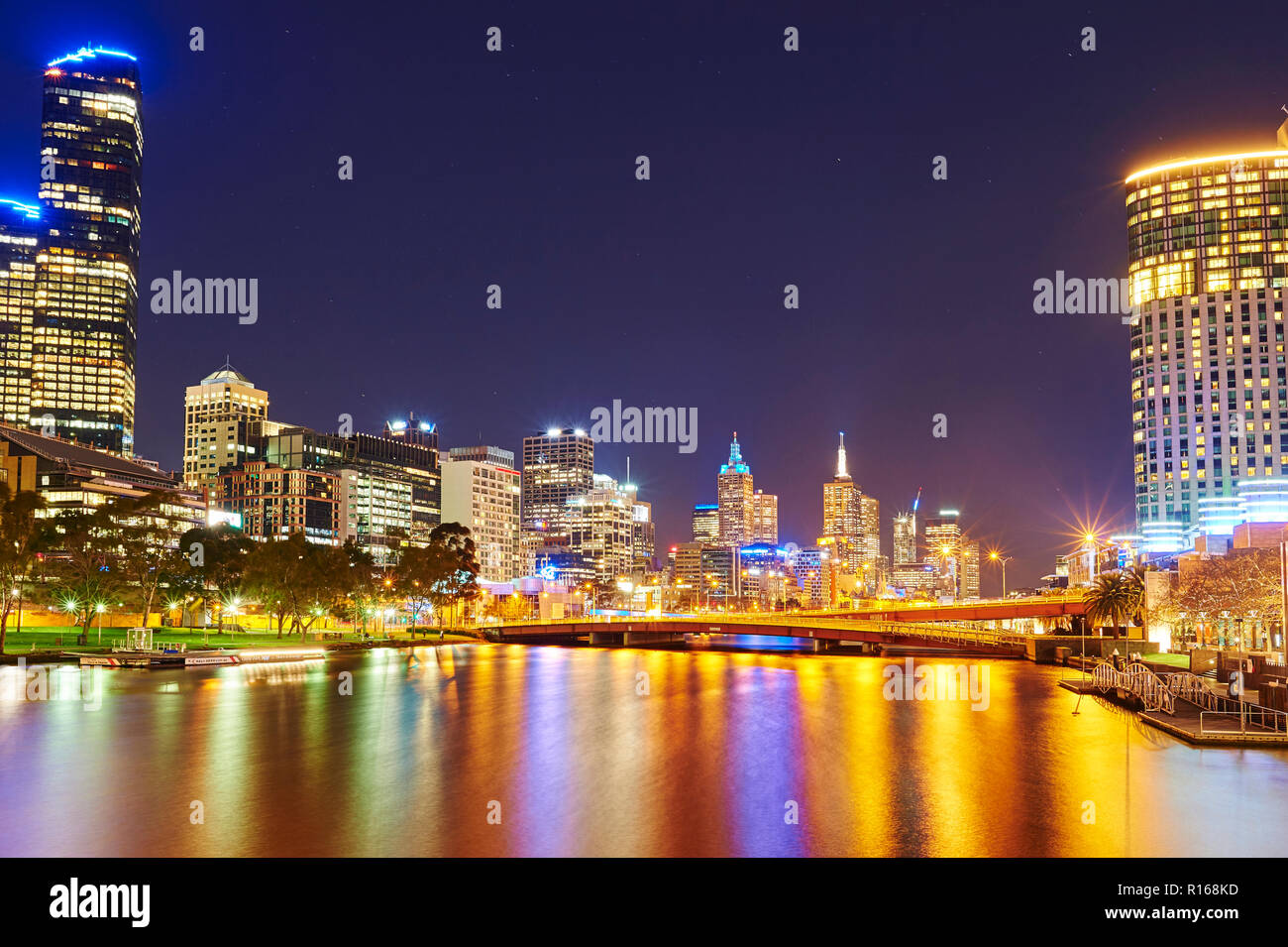 Night city centre hi-res stock photography and images - Alamy