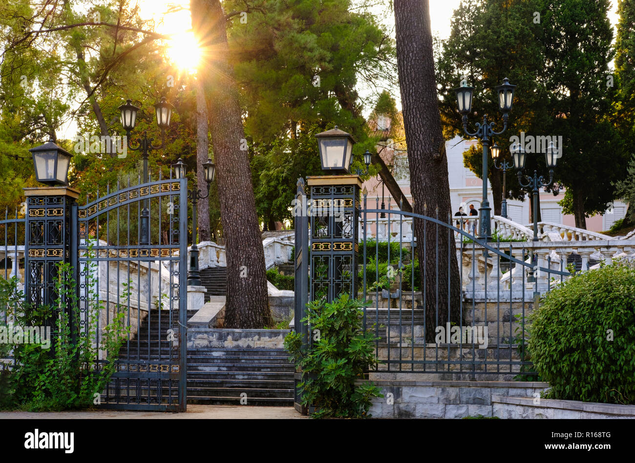 Wrought iron gate hi-res stock photography and images - Alamy