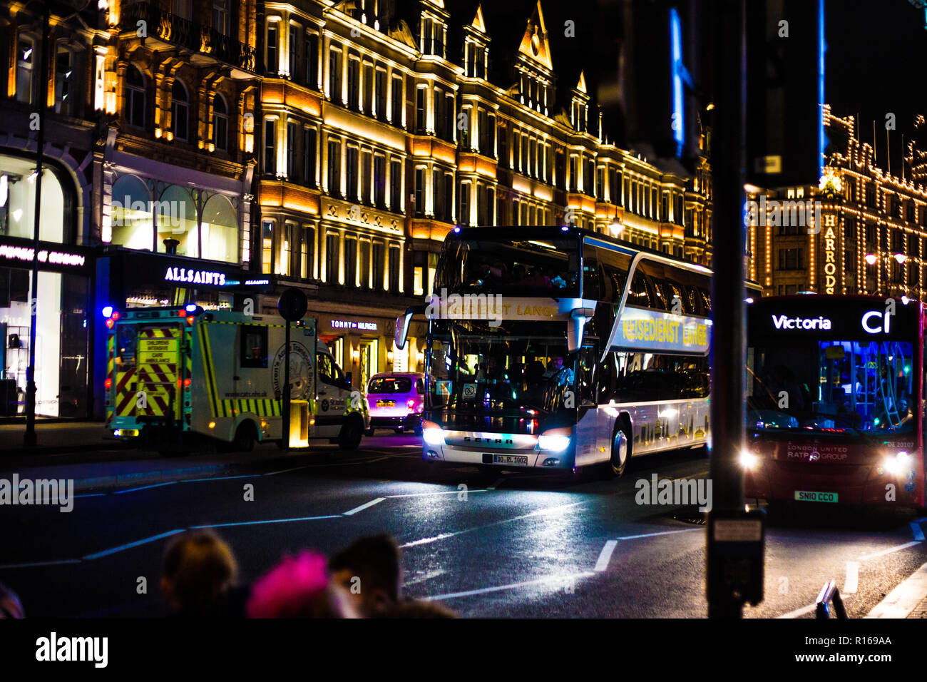 Harrods london exterior hi-res stock photography and images - Alamy