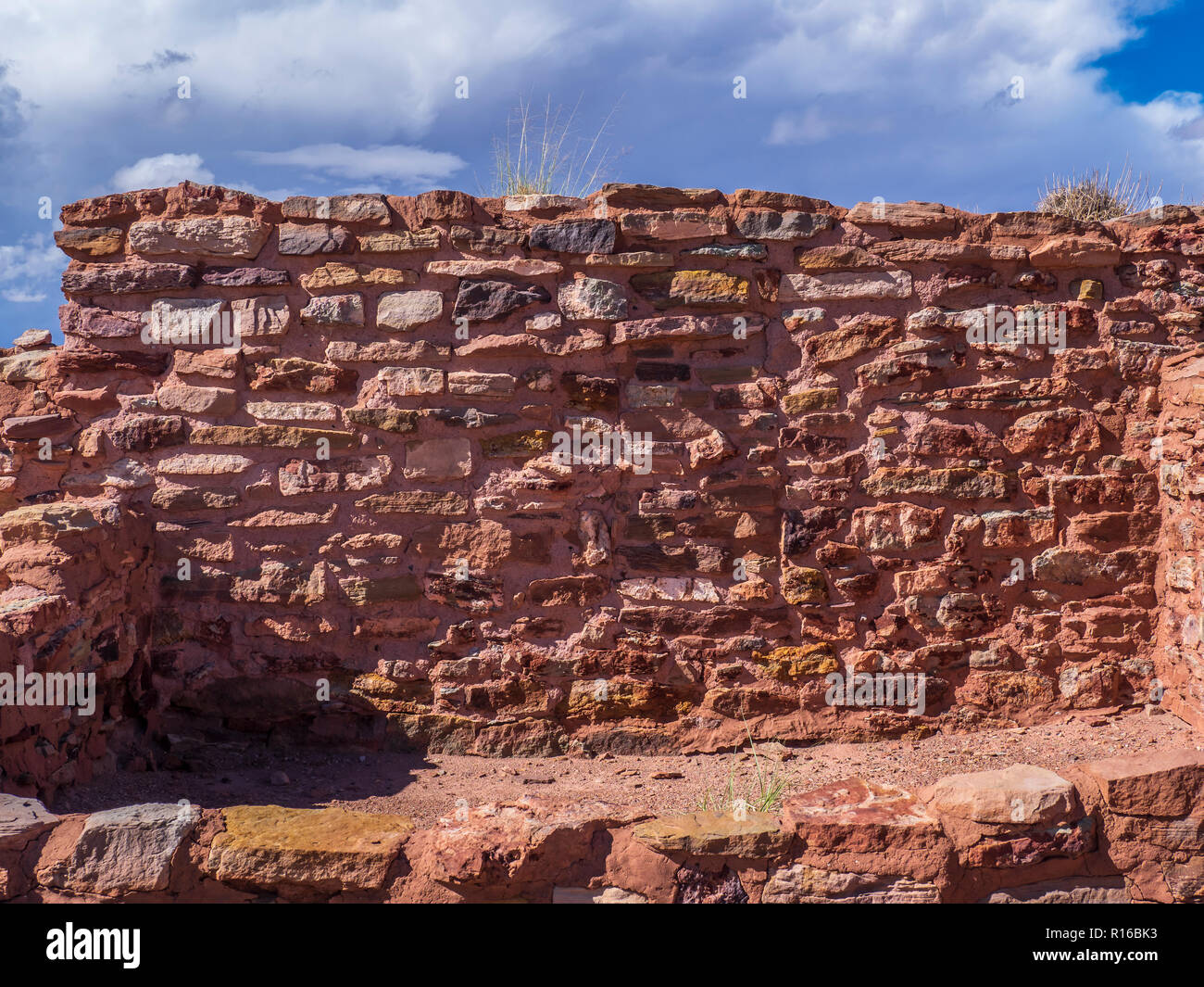 Homolovi ii ruins homolovi ruins hi-res stock photography and images ...