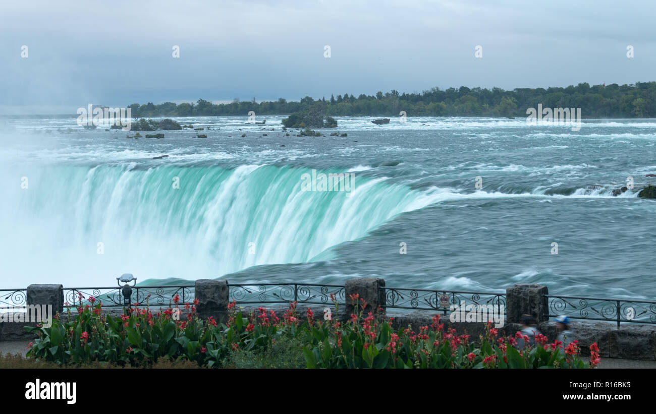 Canadian side of river hi-res stock photography and images - Alamy