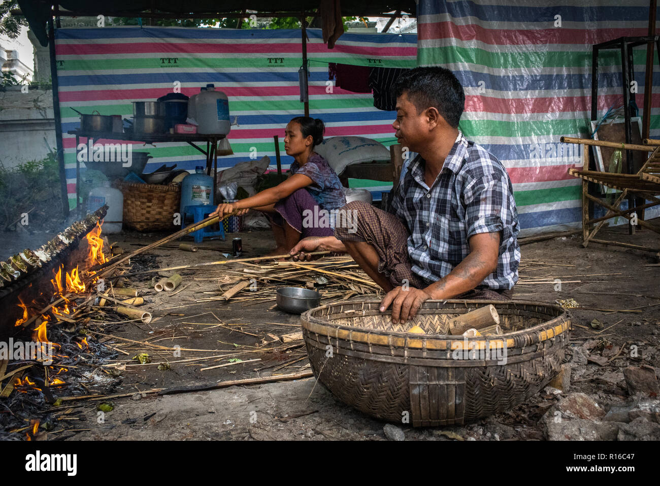 Kauke hnin kyi daut hi-res stock photography and images - Alamy
