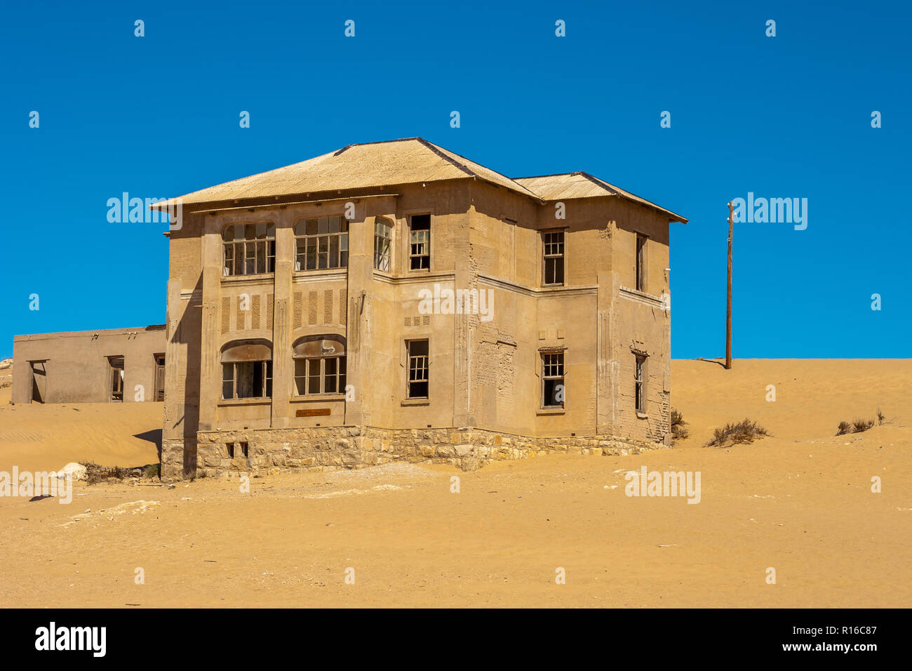 Kolmanskuppe, a ghost town on the Namibian Skeleton coast that had it ...