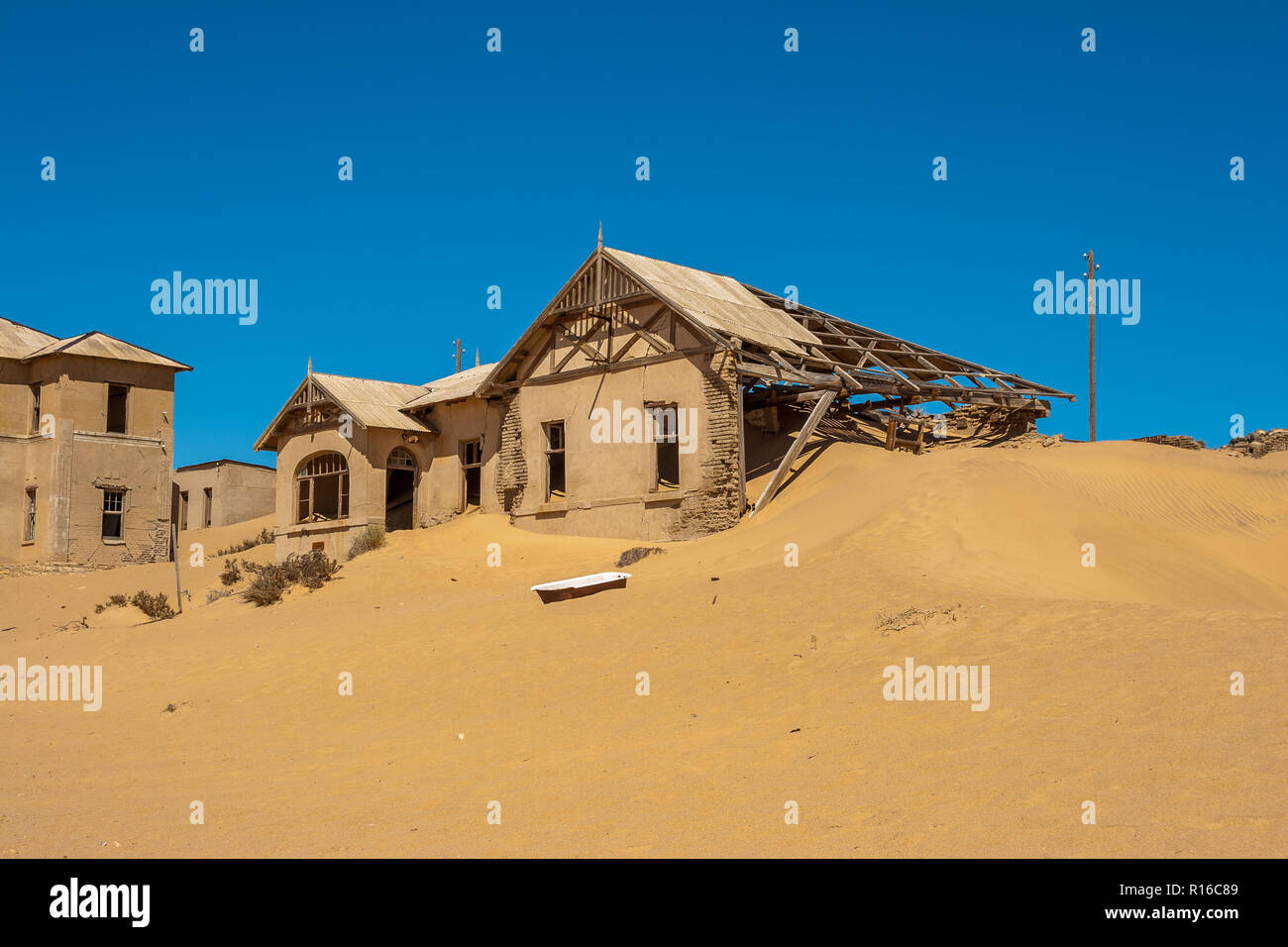 Kolmanskuppe, a ghost town on the Namibian Skeleton coast that had it ...