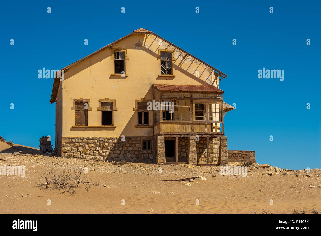Kolmanskuppe, a ghost town on the Namibian Skeleton coast that had it ...