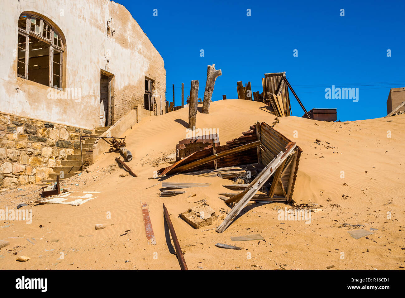 Kolmanskuppe, a ghost town on the Namibian Skeleton coast that had it ...
