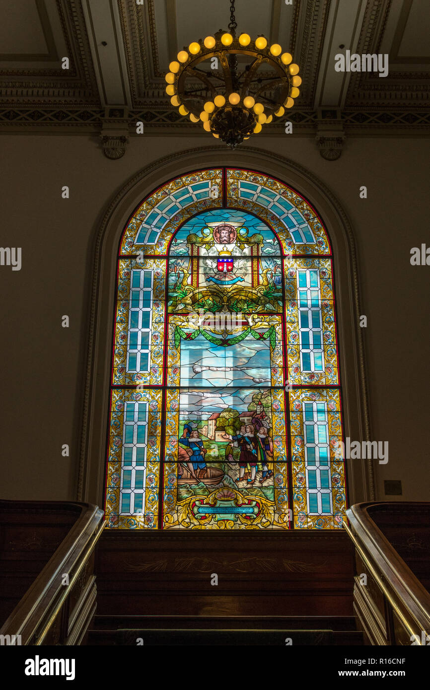 Inside glass building hi-res stock photography and images - Alamy