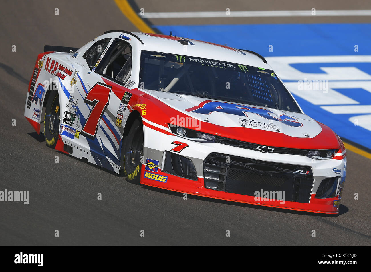 Avondale, Arizona, USA. 9th Nov, 2018. DJ Kennington (7) brings his car ...