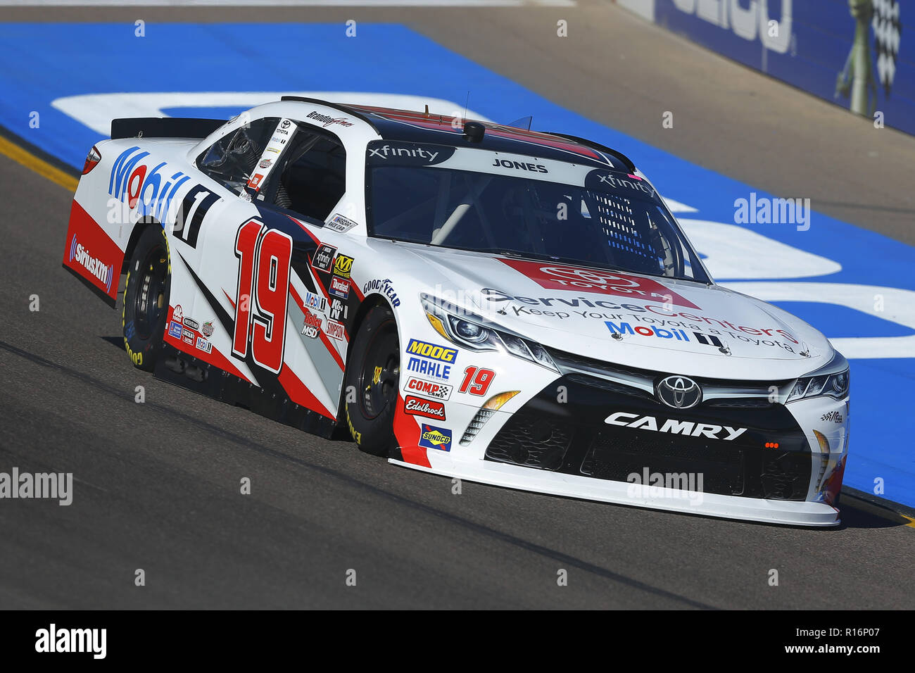 Avondale, Arizona, USA. 9th Nov, 2018. Brandon Jones (19) brings his ...