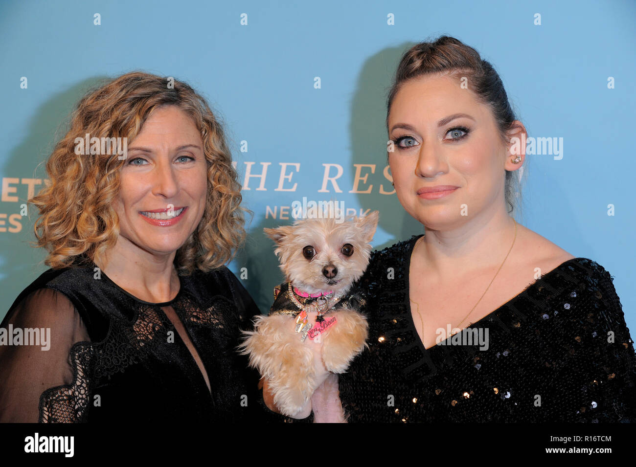 NEW YORK, NY - NOVEMBER 09: Kitty Block, Ella Bean and Hilary Sloan ...