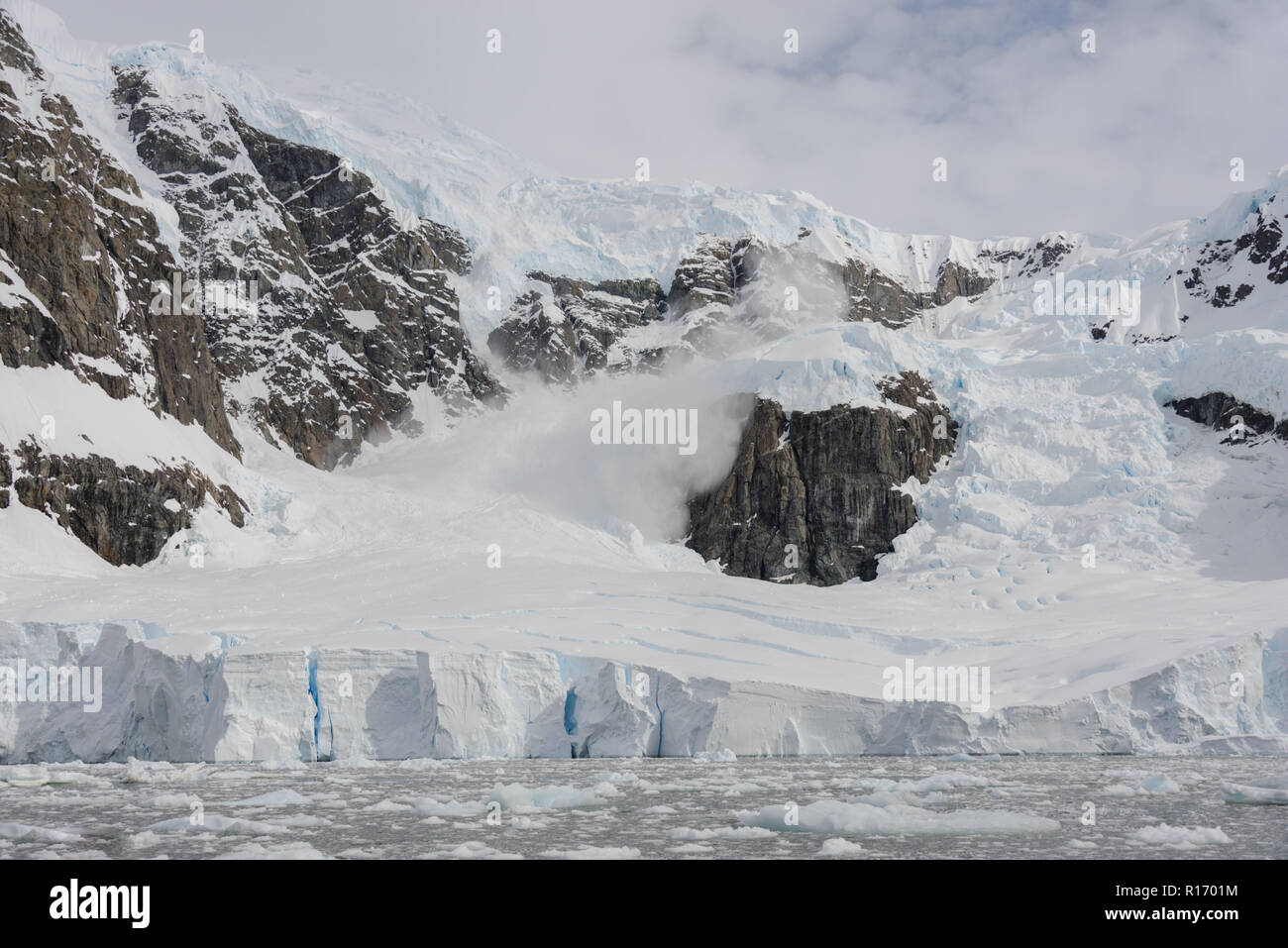 Avalanche antarctica antarctic hi-res stock photography and images - Alamy