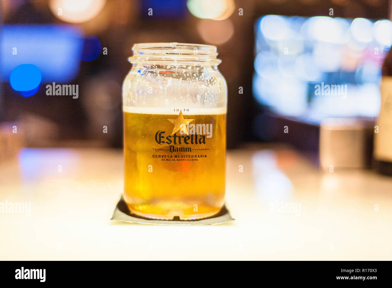 Estrella damm glass hi-res stock photography and images - Alamy