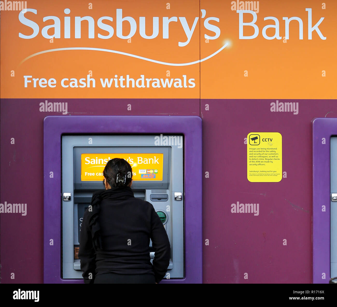 Tesco cash machine hi-res stock photography and images - Alamy