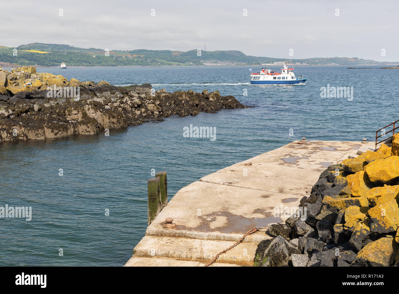 Inchcolm island ferry hi-res stock photography and images - Alamy