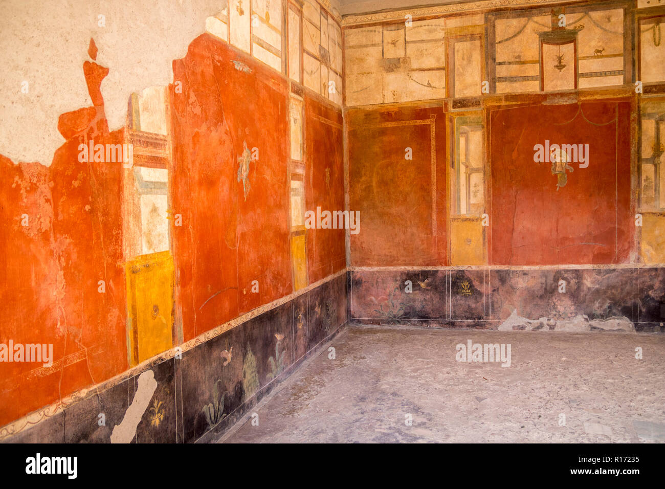 Terracotta house hi-res stock photography and images - Alamy