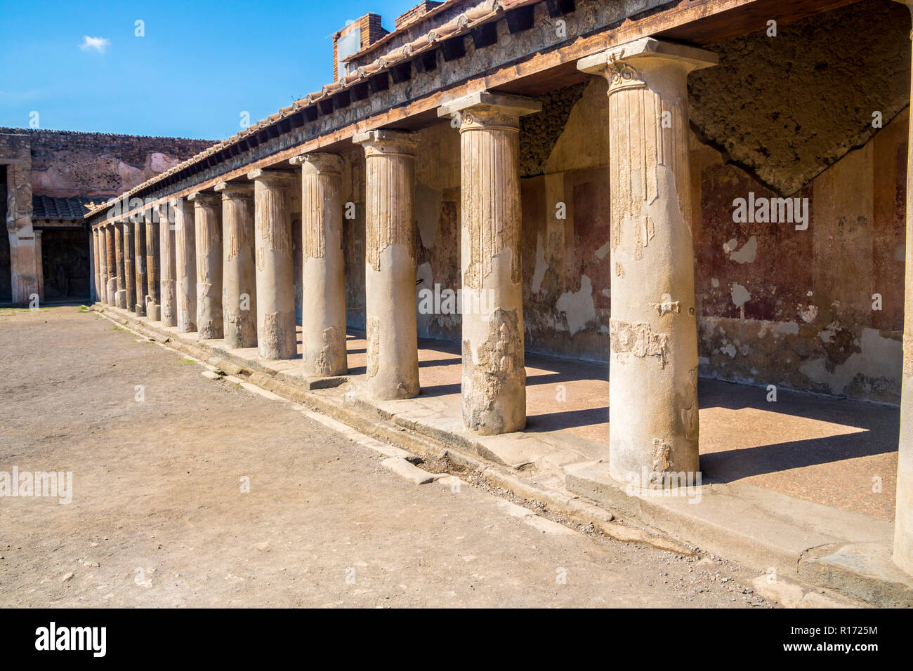 Pompeii architecture hi-res stock photography and images - Alamy