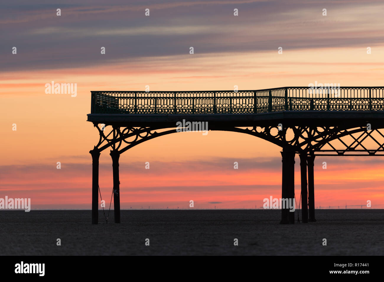 Victorian pier pillars hi-res stock photography and images - Alamy
