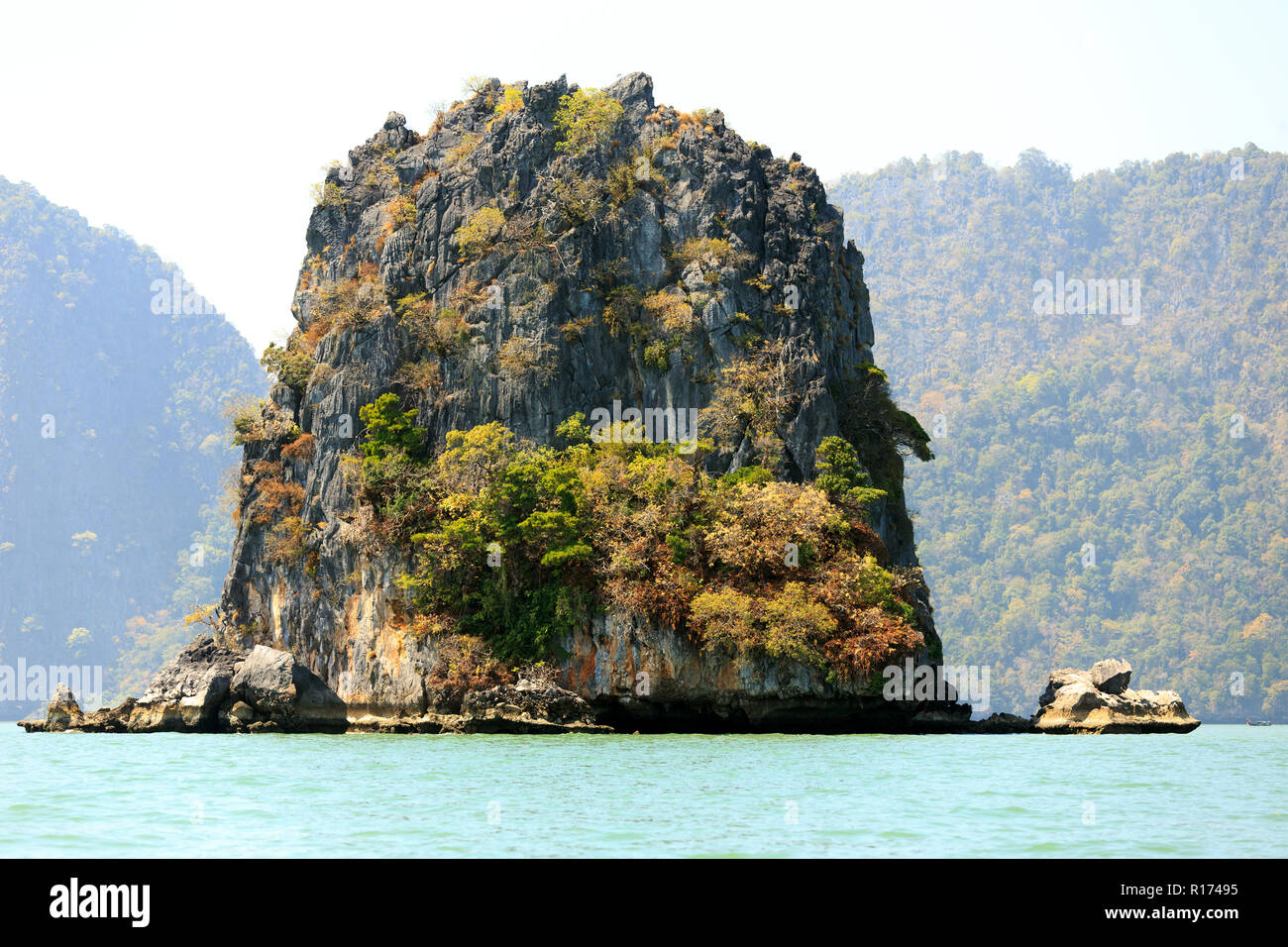 Limestone island hi-res stock photography and images - Alamy