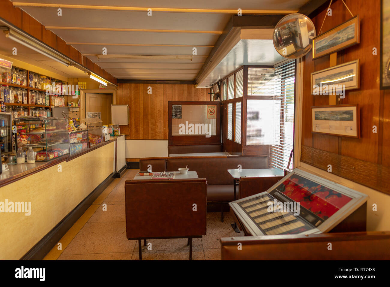 1950s coffee shop interior hi-res stock photography and images - Alamy
