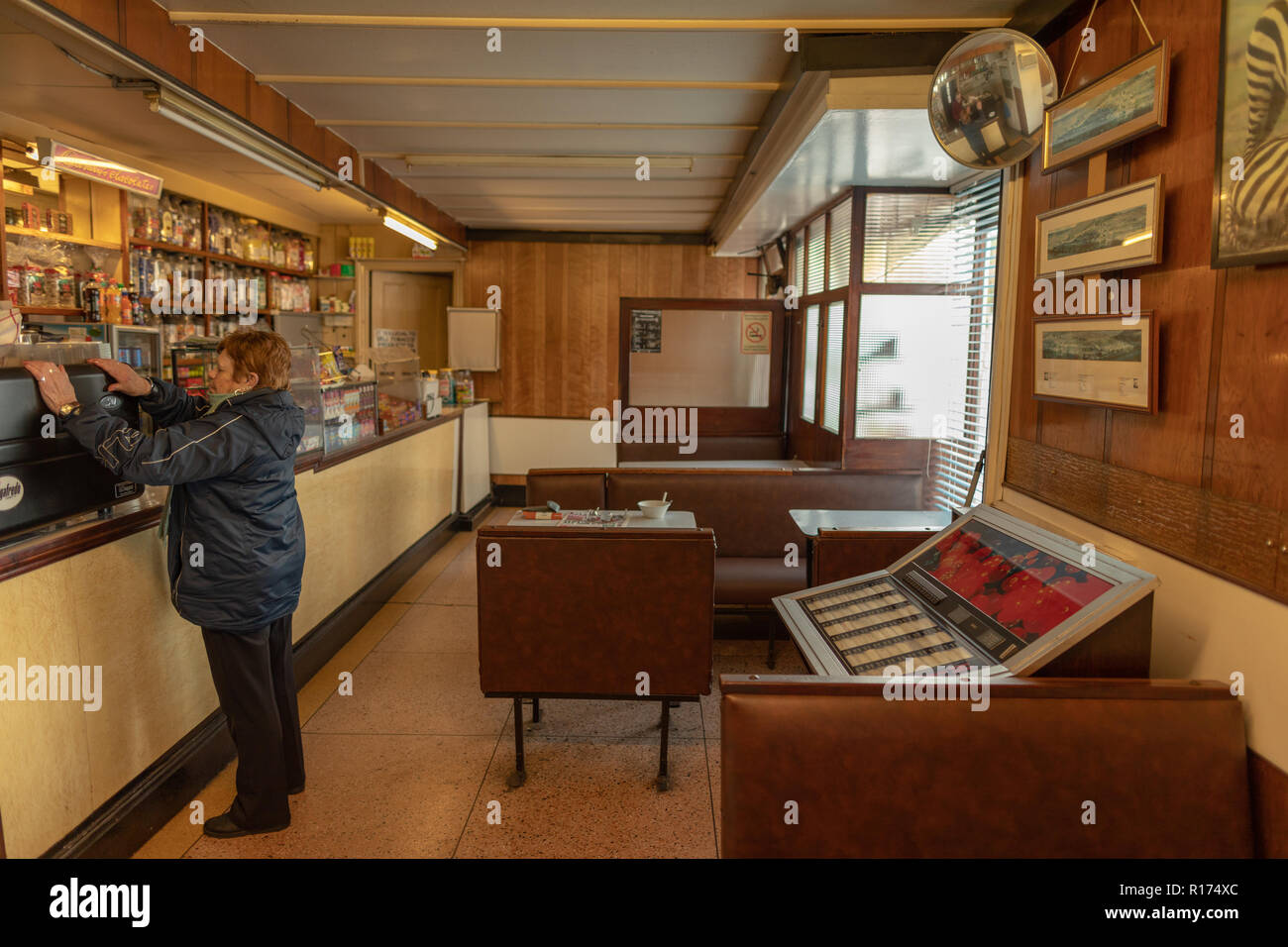 Vintage shop fittings hi-res stock photography and images - Alamy