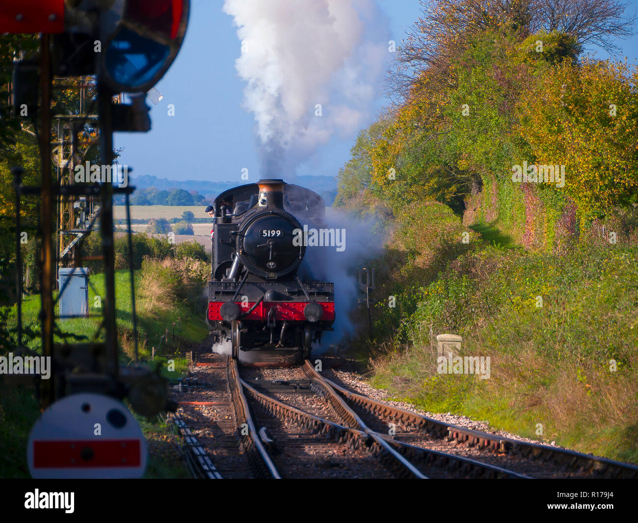 Visitng GWR Class 5101 "Large Praire " tank locomotive No 5199 "arrives ...