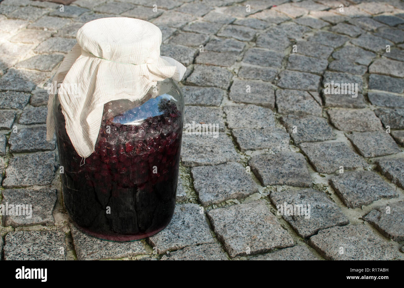 Alcohol fermentation hi-res stock photography and images - Alamy