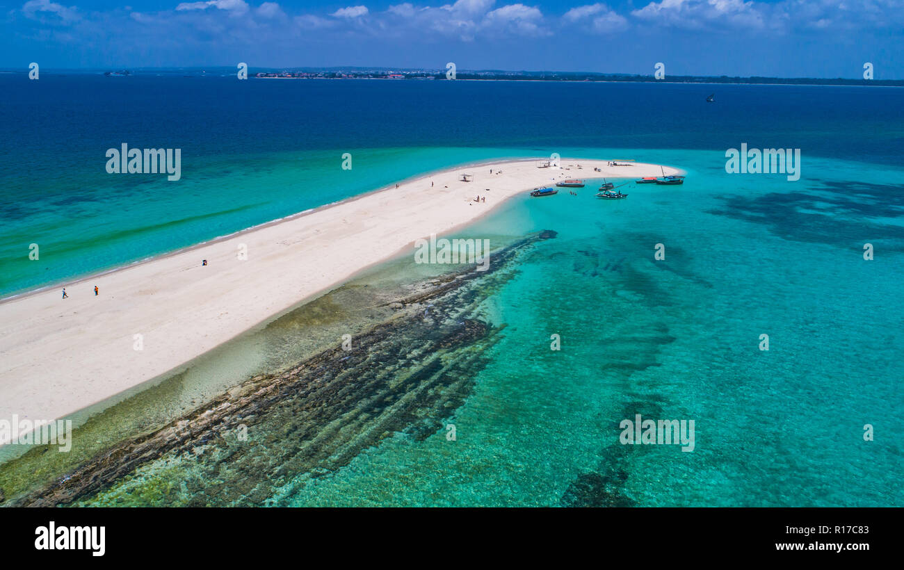 Tanzania sand hi-res stock photography and images - Alamy