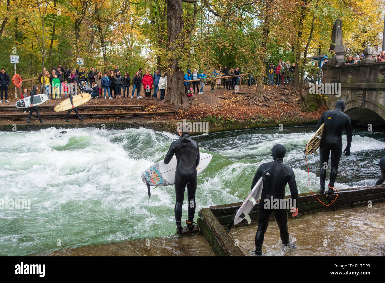Eisbach river surfing munich hi-res stock photography and images - Alamy