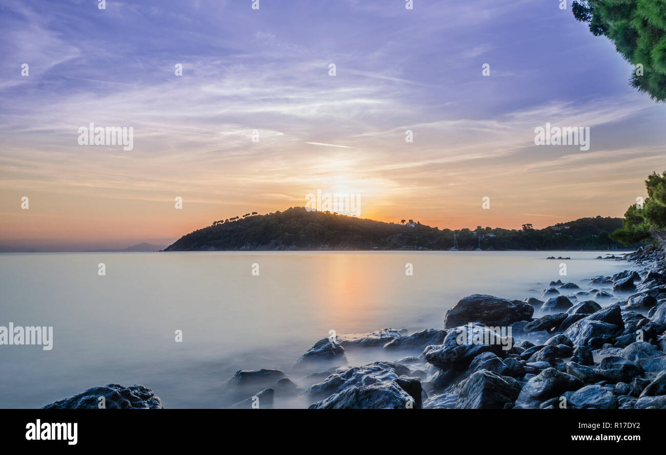 Sunset skiathos greece hi-res stock photography and images - Alamy