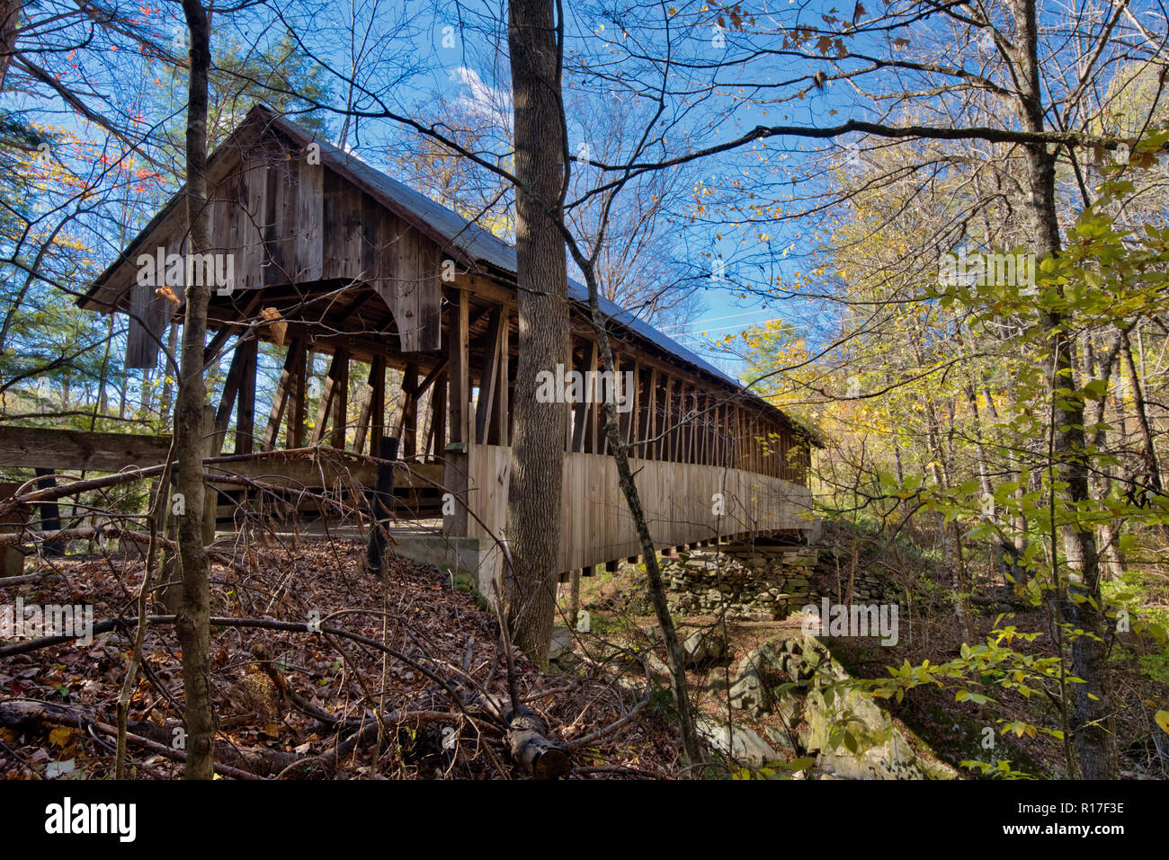 Bridge over ravine hi-res stock photography and images - Alamy