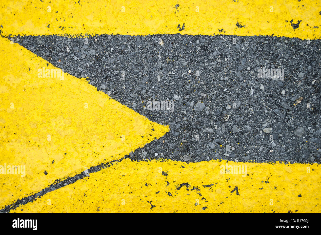 Yellow pedestrian crossing hi-res stock photography and images - Alamy