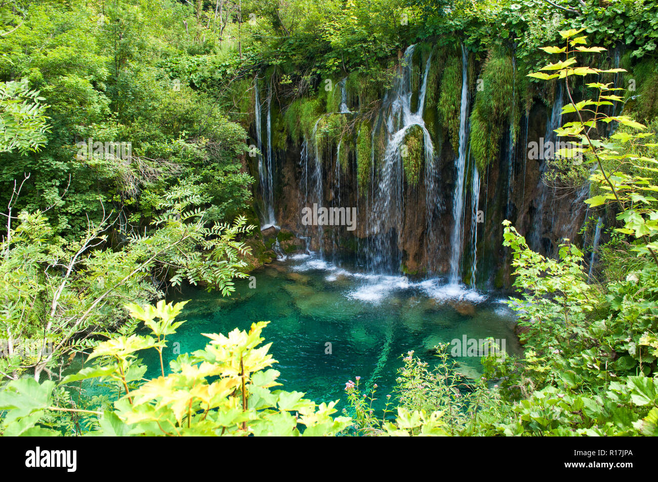 Emerald Green Lakes High Resolution Stock Photography and Images - Alamy