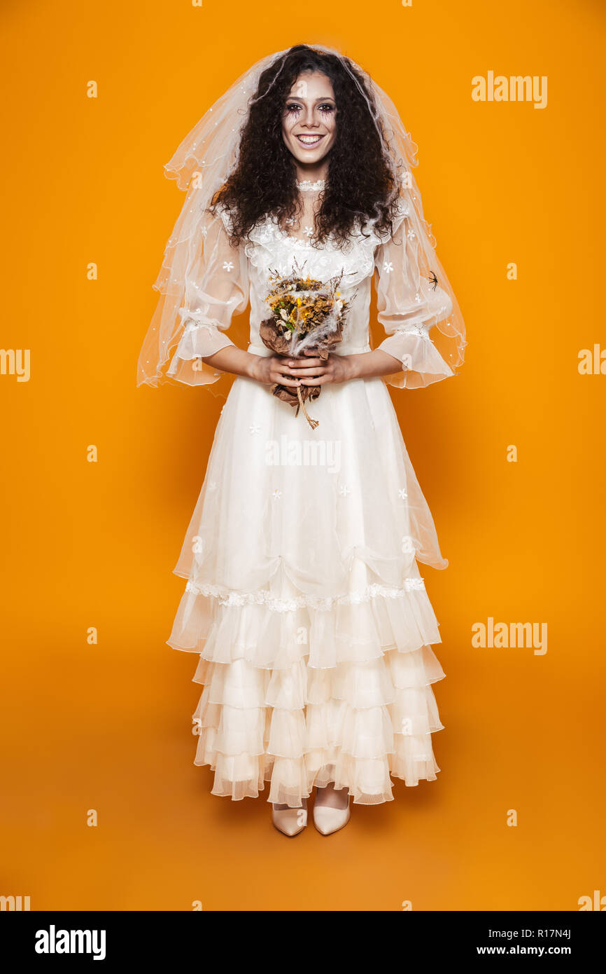 Zombie bride wedding dress | Honestweddingadvice.com