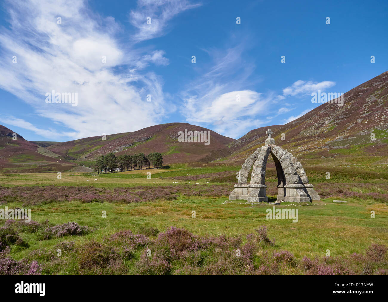 Victoria's Well a monument celebrating the visit of Queen Victoria to ...