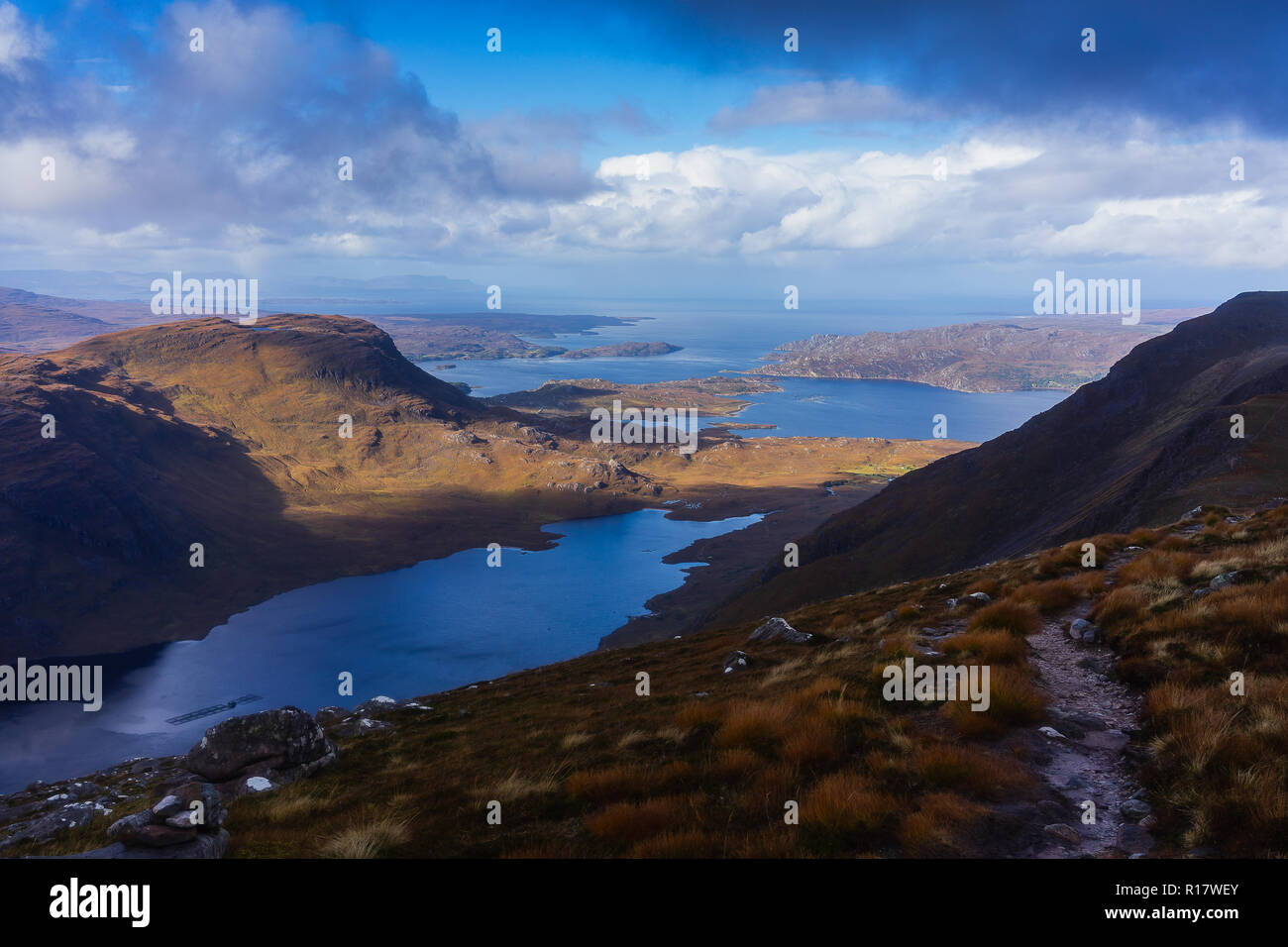 Torridon mountains ross highlands scotland hi-res stock photography and ...