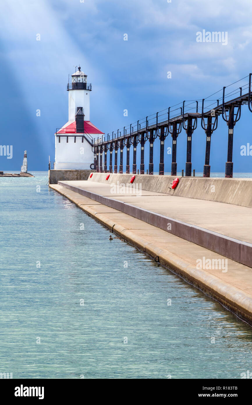 Light shaft lighthouse hi-res stock photography and images - Alamy