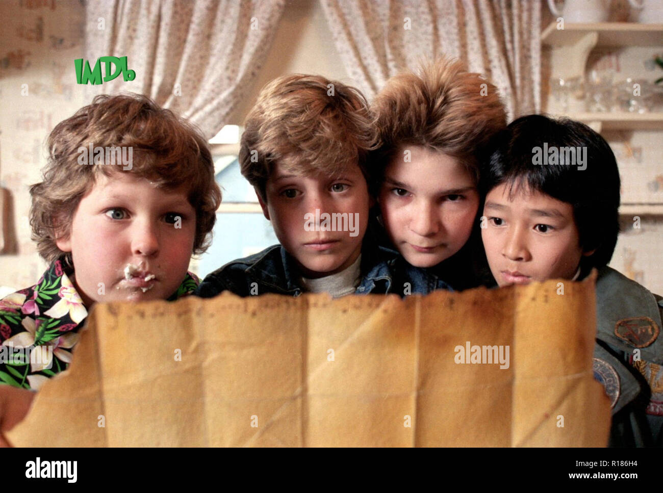 Les Goonies De Sean Astin Watch The Goonies | Netflix
