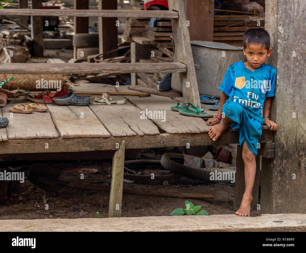 Children tree cave hi-res stock photography and images - Alamy