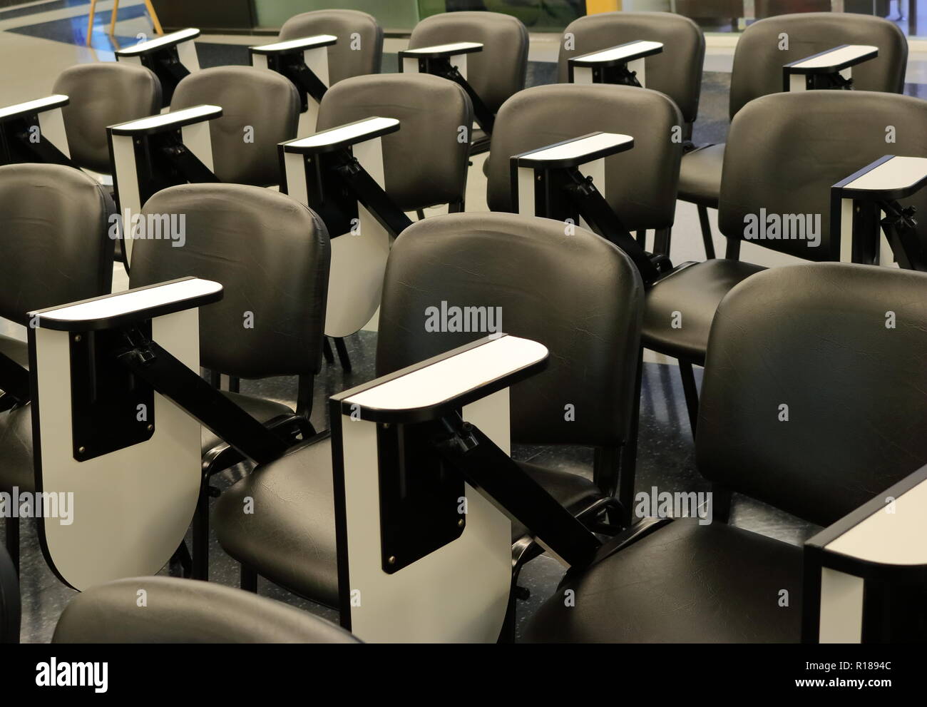 Many lecture hi-res stock photography and images - Alamy