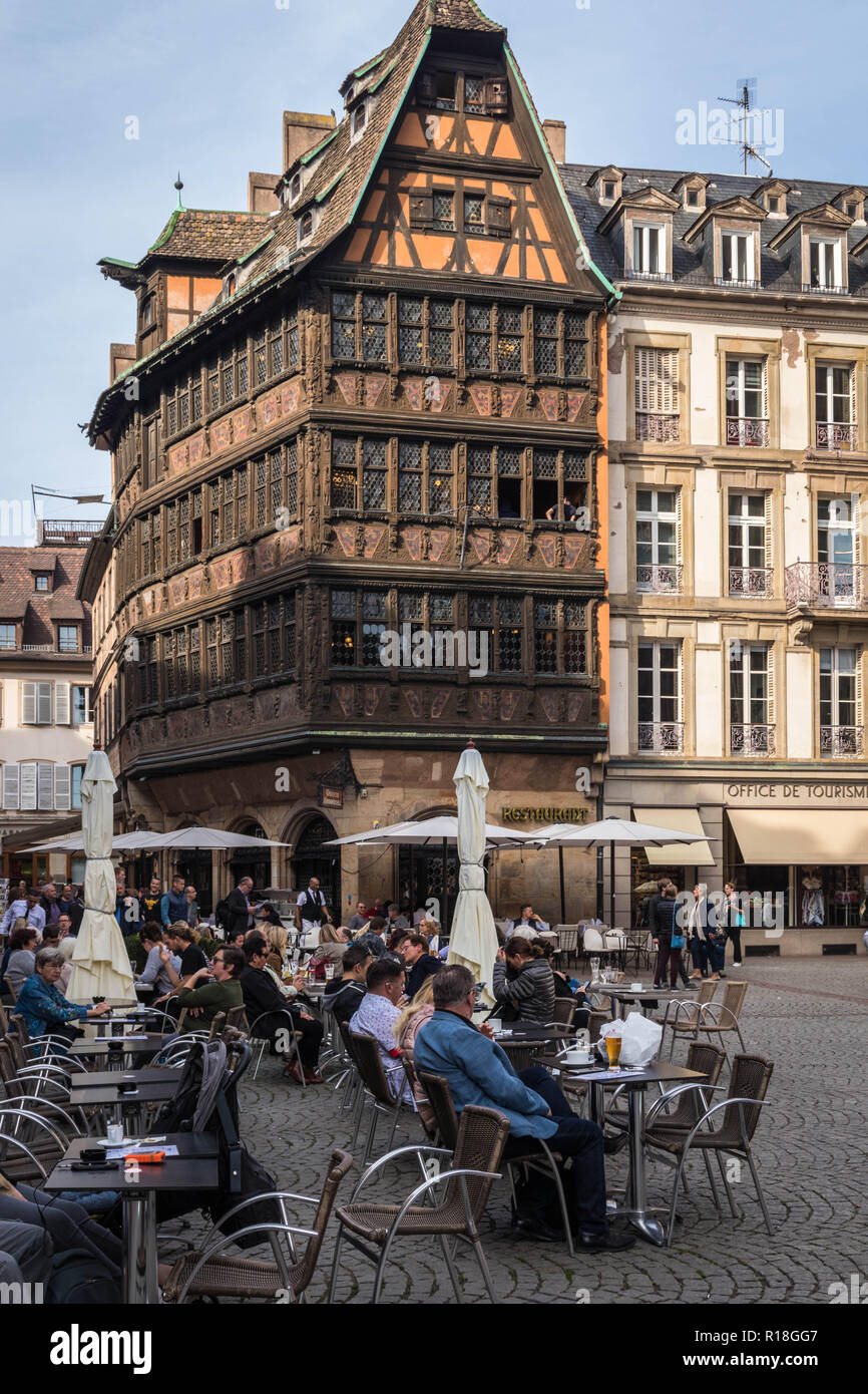 Cafe timber framed architecture hi-res stock photography and images - Alamy
