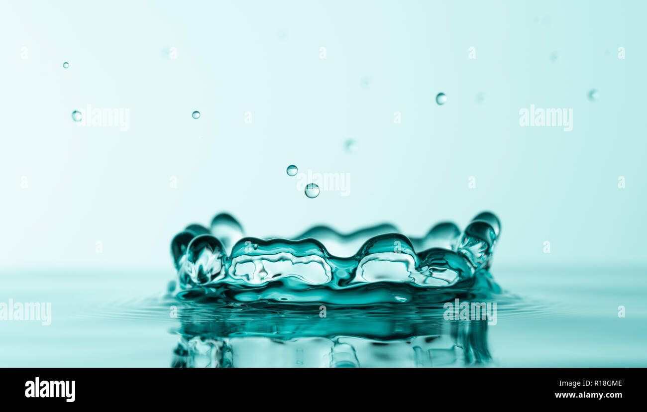 Water Drop Splash extreme closeup frozen motion Stock Photo - Alamy