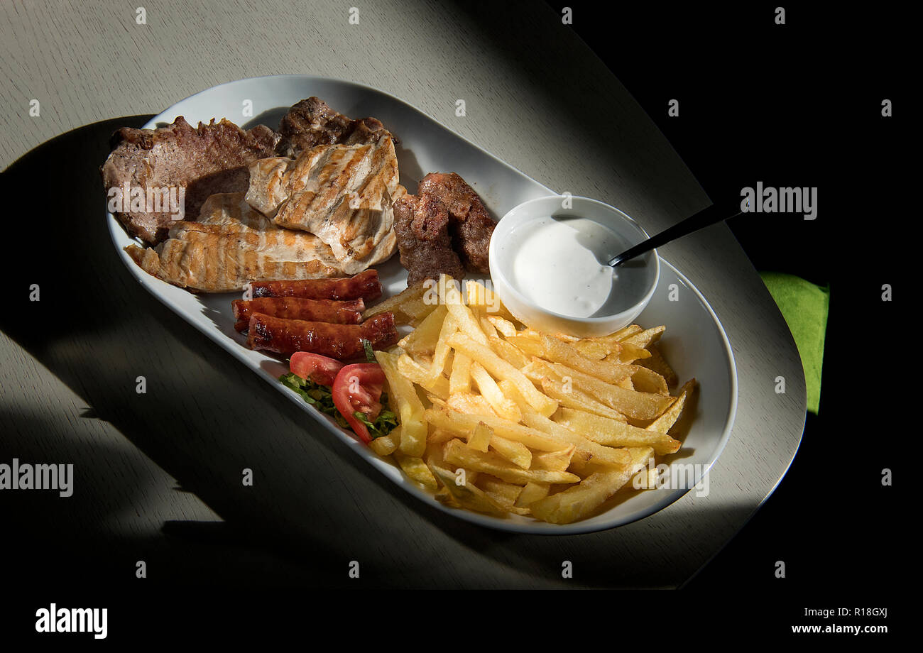 tomahawk plating, steak sliced grilled beef barbecue striploin and ...