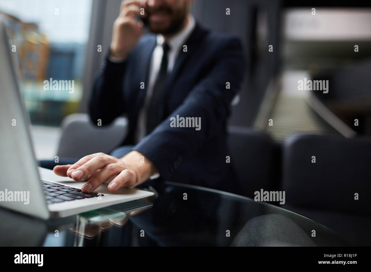 Businessman on laptop hi-res stock photography and images - Alamy
