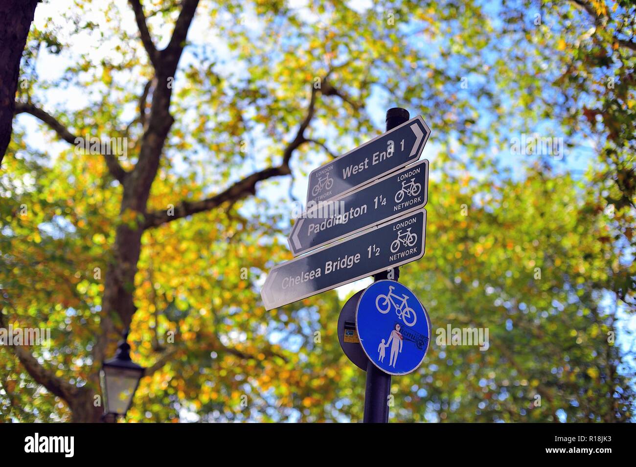 Directional signs hi-res stock photography and images - Alamy
