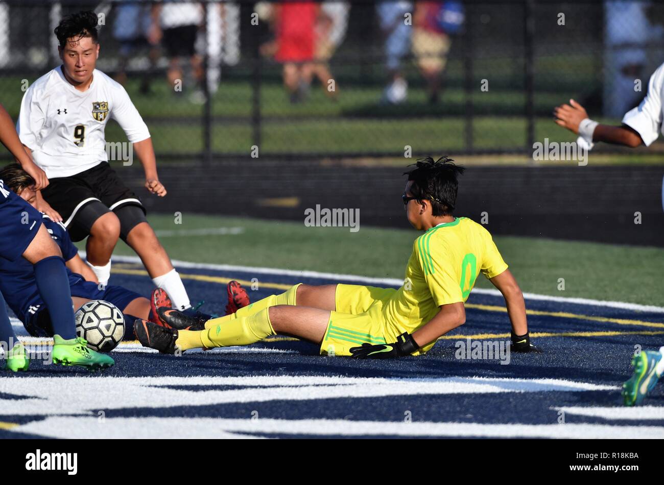 Keeper making a save hi-res stock photography and images - Alamy