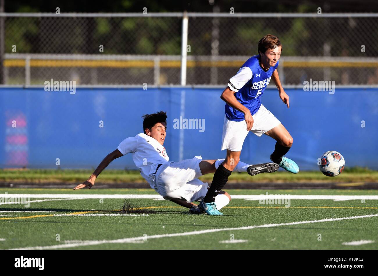Soccer tackle hi-res stock photography and images - Alamy